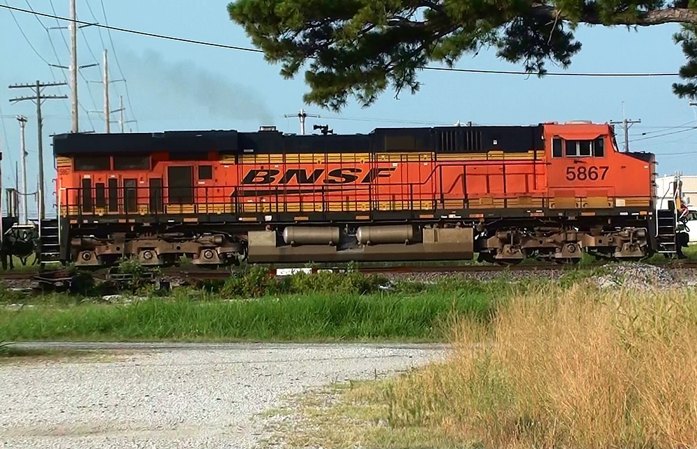 BNSF 5867